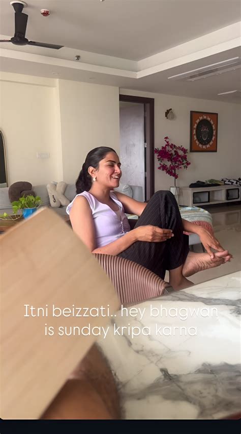 Ritu Rathee Tanejas Feet