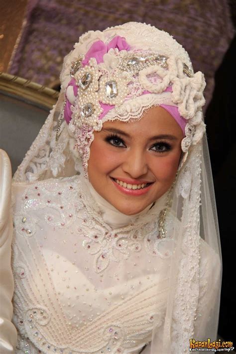 Gaya Kebaya Ala Pernikahan Artis