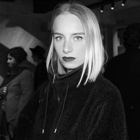 Loriane Klupsch Loriane Klupsch Added A New Photo