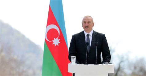 აზერბაიჯანის პრეზიდენტი პირობას დებს რომ დაეხმარება საფრანგეთის ტერიტორიებს დამოუკიდებლობის