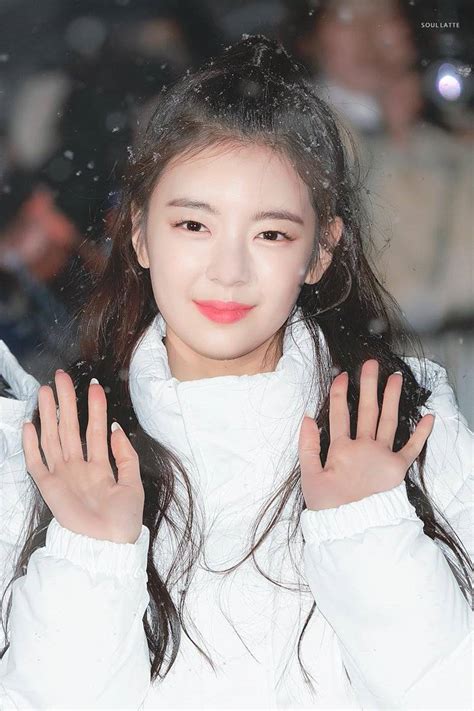 190215 Lia Scrolller