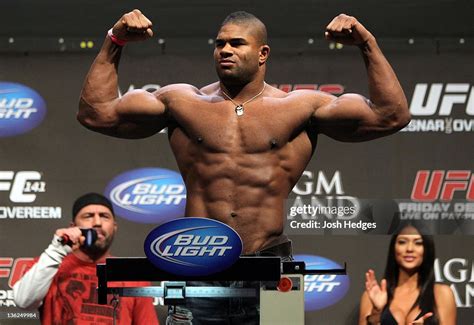 Alistair Overeem Weighs In During The Ufc 141 Official Weigh In At