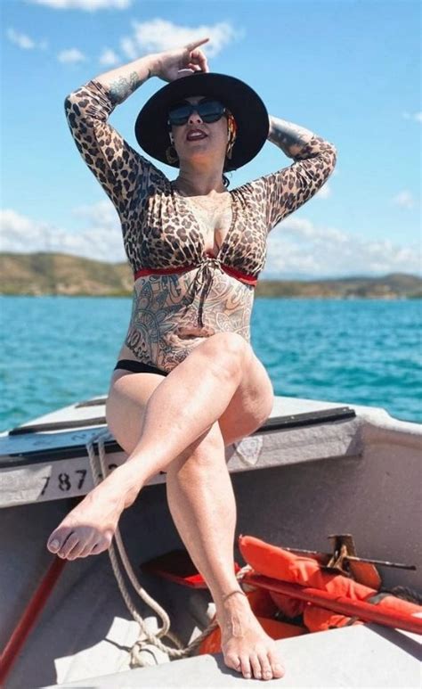 American Pickers Danielle Colby Nearly Spills Right Out Of Strapless
