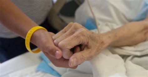 Световноизвестен онколог „Последните думи на всеки умиращ човек когото съм виждал бяха една