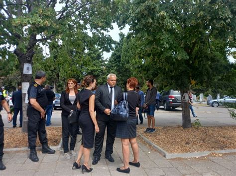 Бургас изпрати двамата полицаи герои в последния им път Видео и Снимки Черноморски фар