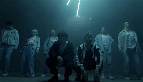 Бял лист от Молец Новини Бял лист от Молец