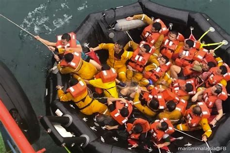 ship collisions with offshore platforms