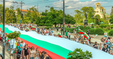 Христо Иванов Първата пратка хуманитарна помощ от Ангел Джамбазки в кампанията Помощ за