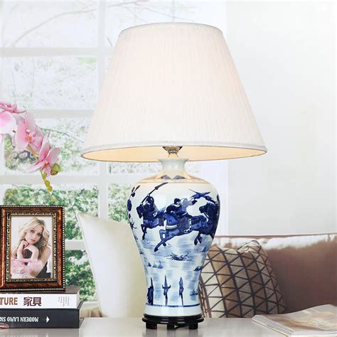 Jingdezhen 빈티지 스타일 도자기 세라믹 책상 테이블 램프 침대 머리맡 중국어 파란색과 흰색 도자기 빈티지 램프 테이블