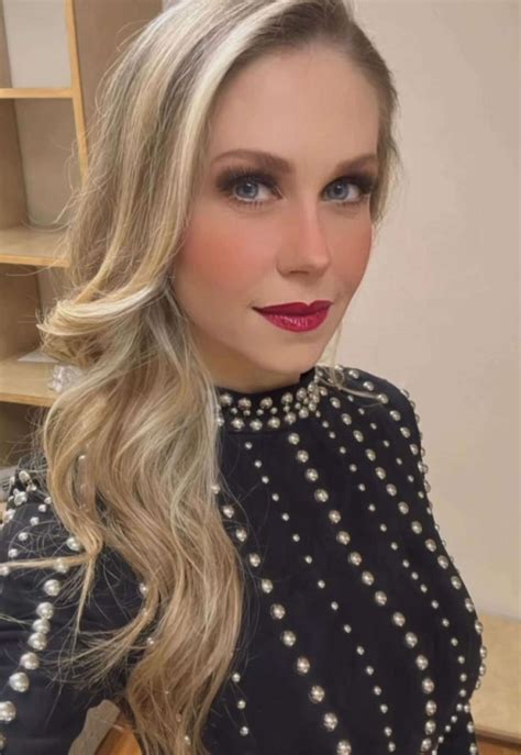 Ingrid Martz Sufre Las Consecuencias Del Huracán Otis En Acapulco