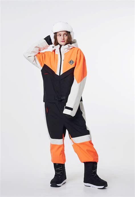 2324 Doll 브이라인 점프슈트 입고 지산렌탈샵 브라더스 의류갤러리 지산렌탈샵 지산리조트렌탈샵 지산스키장렌탈샵 지산스키강습 지산스키장스키강습