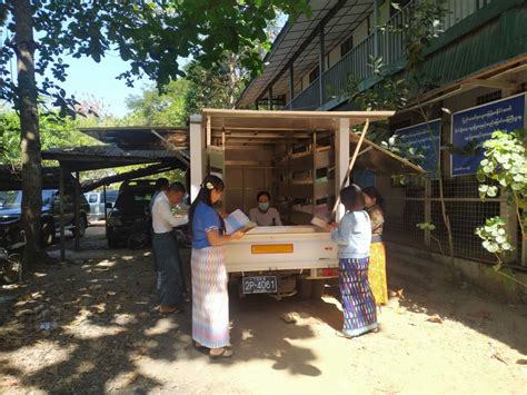 အင်းစိန်မြို့နယ်၌ မွေးမြူရေးနှင့်ကုသရေးဦးစီးဌာနရုံးသို့ ရွေ့လျားစာကြည့်တိုက် မော်တော်ယာဉ်ဖြင့်