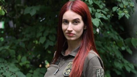 В мене під серцем бандерятко снайперка Євгенія Емеральд вагітна