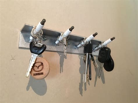 Металлическая вешалка для ключей