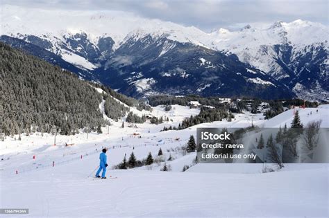 스키 리조트 쿠르쉐벨의 개요 슬로프에서 프랑스 알프스 겨울에 대한 스톡 사진 및 기타 이미지 겨울 겨울 스포츠 경관 Istock