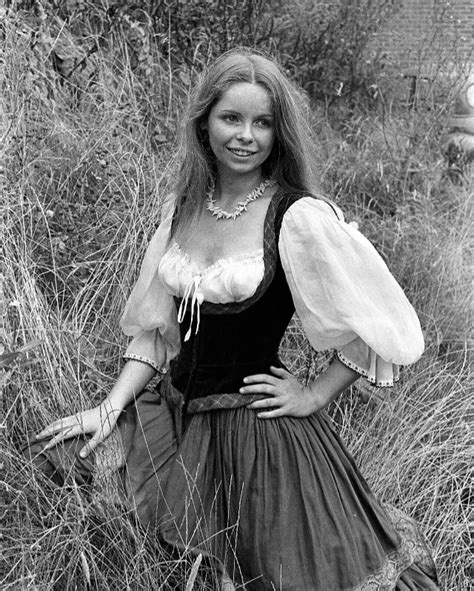 30 Vintage Photos Of A Young And Beautiful Lalla Ward In The 1970s