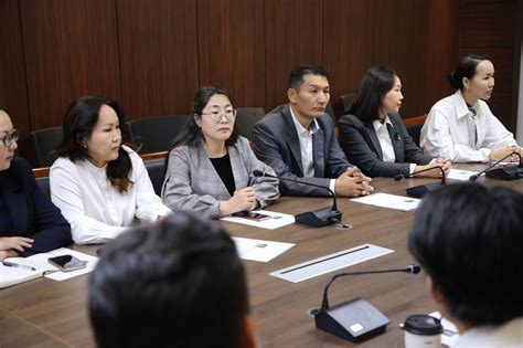 Харвардын их сургуулийн тэтгэлэгт хөтөлбөрт тэнцсэн эмч мэргэжилтнүүдийг хүлээн авч уулзлаа Dnn Mn