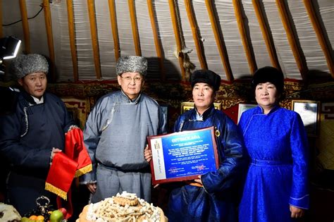 УИХ ын гишүүн сангийн сайд Ч Хүрэлбаатар болон аймгийн удирдлагууд “Улсын аварга фермер” ээр