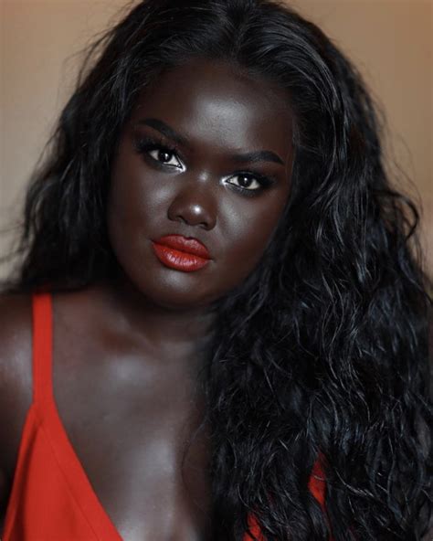 Fotos Maquillaje Con Labios Rojos Piel Morena Click