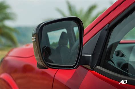 Tips to improve driving backward and reversing | Autodeal