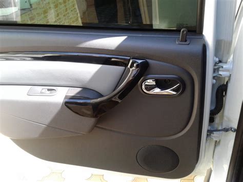 Ручки задних дверей + светоотражающие наклейки — Lada Largus Cross, 1,6 ...