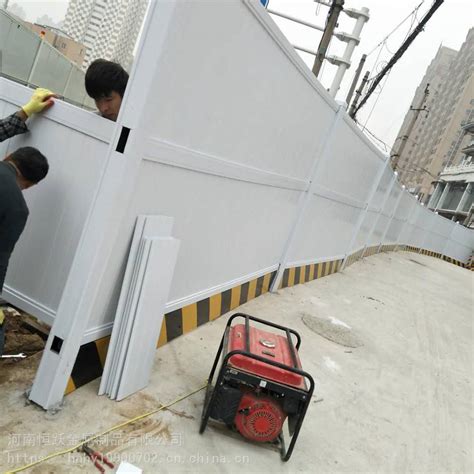 【厂家直销彩钢隔离围栏市政施工护栏道路建筑工地工程pvc围挡档板可安装图片】厂家直销彩钢隔离围栏市政施工护栏道路建筑工地工程pvc围挡档板可