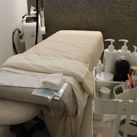 울산피부관리 코리아나뷰티센터 삼산점 물방울재생관리 데콜테마사지 네이버 블로그