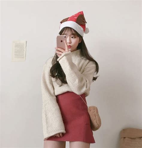 23 ไอเดียแต่งตัวไปงานคริสต์มาส แต่งง่าย คุมโทนสีแดง