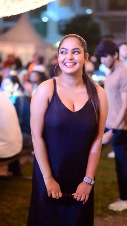 මුල් කාලෙ චීත්ත ගවුම් විතරයි ඇන්දෙ😊 ඒකට දැන් බේරන්න බෑ වගේ 😳🤪 ගීත්මා බණ්ඩාර Shorts Youtube