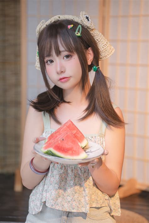 爆机少女喵小吉 Nekokoyoshi 九月番T3会员 NO 051 清纯邻家小吉的小镇生活 套图 爆机少女喵小吉 Nekokoyoshi 九月番T3会员 NO 051 清纯邻家小吉的小镇生活 套图