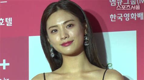 Nana Attends 2017 Star Night — 6th Korea Top Star Awards Ceremony Held