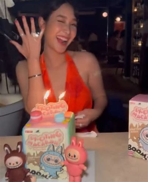 มิน พีชญา เผยโมเมนต์เซอร์ไพรส์ เคลวิน ยื่นกล่องแหวนให้ คนเห็นปุ๊บ ยินดีปั๊บ