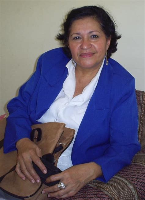 Mirna Bravo Mi Madre