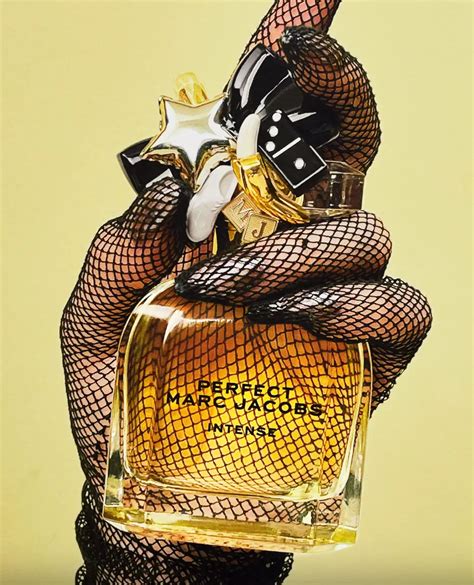 Marc Jacobs Perfect Vs Perfect Intense | Soki London