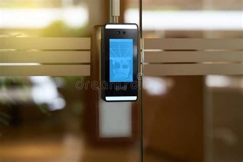 Facial Recognition And Fingerprints Scanner Machine For Access Door