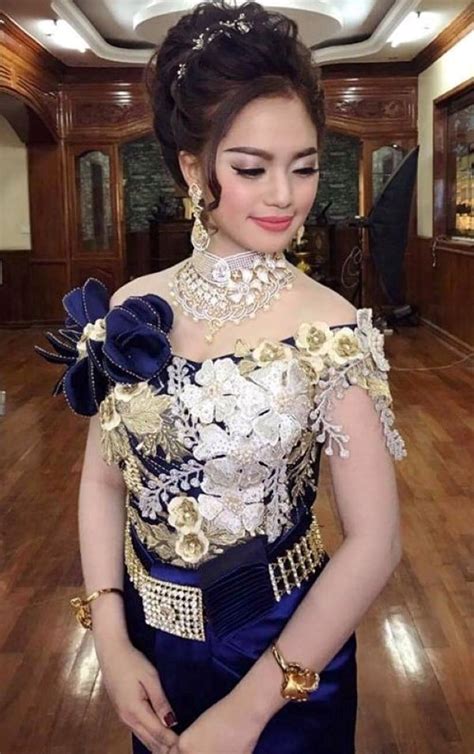 នីឡា ពេលតុបតែងខ្លួន ក្នុងឈុតបុរាណទេវតាឆ្នាំថ្មីបែបនេះ ស្រស់ស្អាតម្យ៉ាង