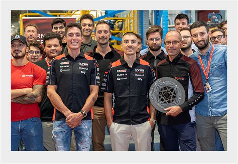 Motogp冠军车队到访布雷博 知乎