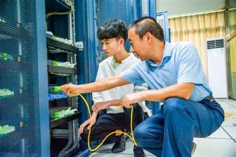 数学与计算机学院招生宣传材料(五)——数据科学与大数据技术专业介绍 数学与计算机学院(大数据学院) 数学与计算机学院招生宣传材料(五)——数据科学与大数据技术专业介绍 数学与计算机学院(大数据学院)