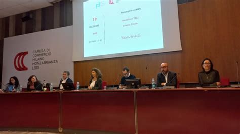 Scuola E Ambiente Vincono La Gara Sulla E Mobility La 4b1 Delliti Hensemberger Di Monza La