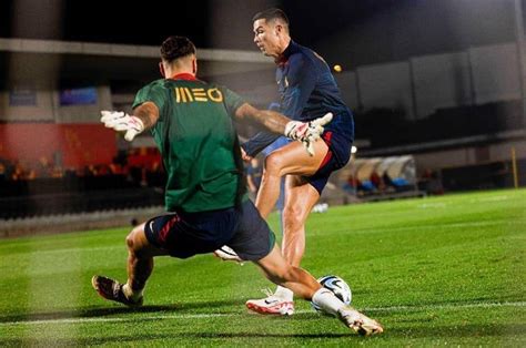 عکس‌ عضلات باورنکردنی کریس رونالدو در ۳۸ سالگی