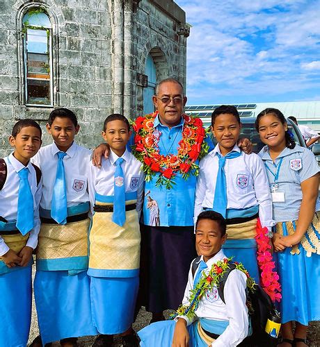 Apifoou College Adveniat Regnum Tuum