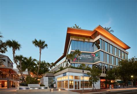 Upscale Shopping Mall Located In Coconut Grove Review Of Cocowalk