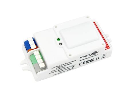 Enhanced Detection Zone Microwave Light Sensor With Corridor Dimming