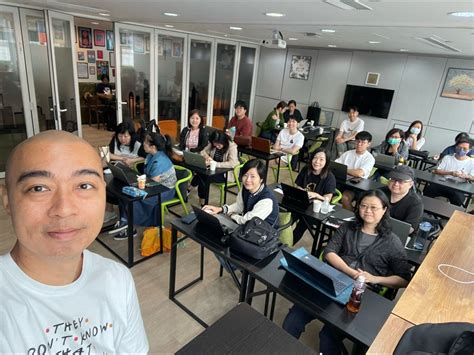 多謝大家嘅參與，剛剛完成 Ai 自動化 No Code 工作坊，希望遲啲你哋可以將一些工作流程自動化，提高公司競爭力，今次練習嘅案例比之前多，亦有朋友提及 Langchain 及