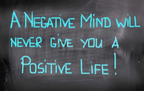 消极的心态永远不会给你一个积极的人生概念高清图片下载 正版图片502583034 摄图网