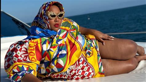 Lizzo Beeating Wiki Biography Body Measurements Age Plus Size
