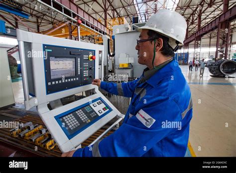 Cnc Machine Operator Hi Res Stock Photography And Images Alamy