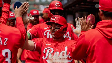 Reds Beat Braves 6 5