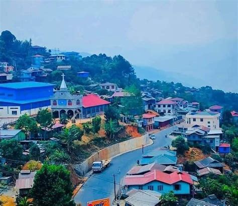 မင်းတပ်မြို့တွင် စစ်ကောင်စီတပ်က ခရီးသည်ယာဉ်တစ်စီးကို ခရီးသည်တွေနှင့်အတူ