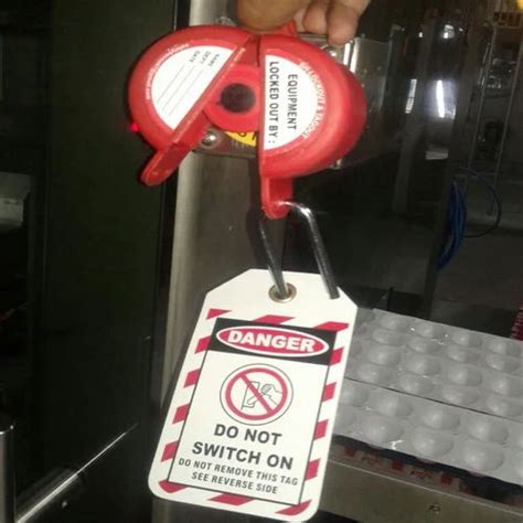 Push Button Switch Lockout पश बटन सवच लकआउट लकउट उपकरण Safety House New Delhi ID